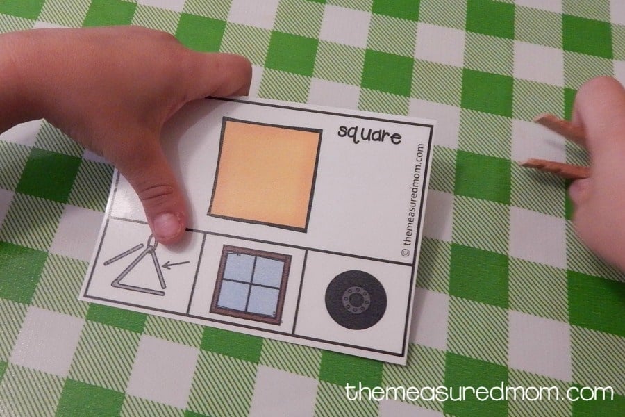 Shapes in everyday objects clip cards - Reach All Readers