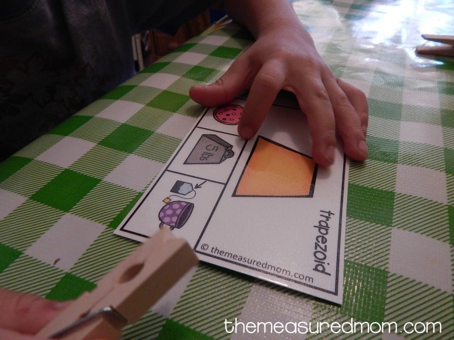 Shapes in everyday objects clip cards - Reach All Readers